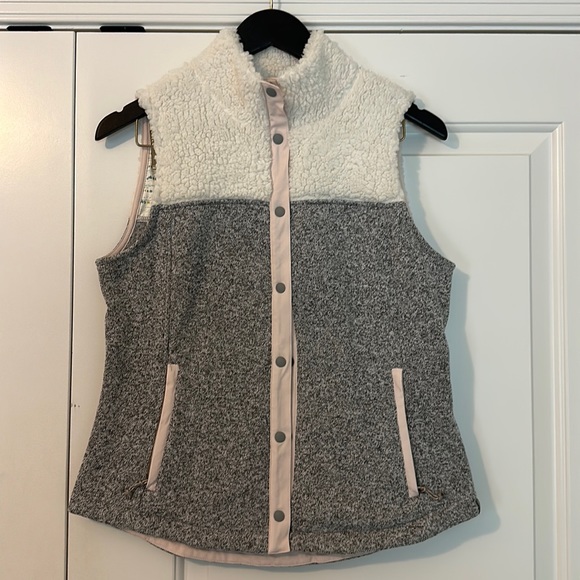 Title nine | Jackets & Coats | Title Nine Callitrix Vest | Poshmark